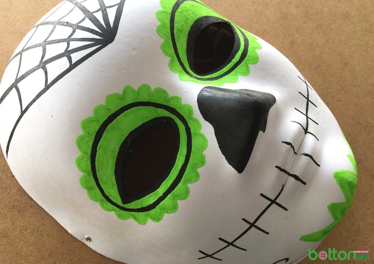 Cómo hacer una máscara de carnaval - Manualidades.es