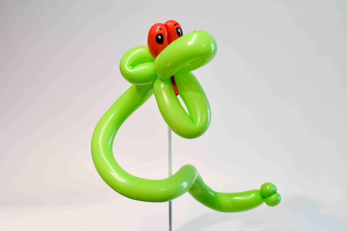 Cómo hacer animales con globos paso a paso - Manualidades.es
